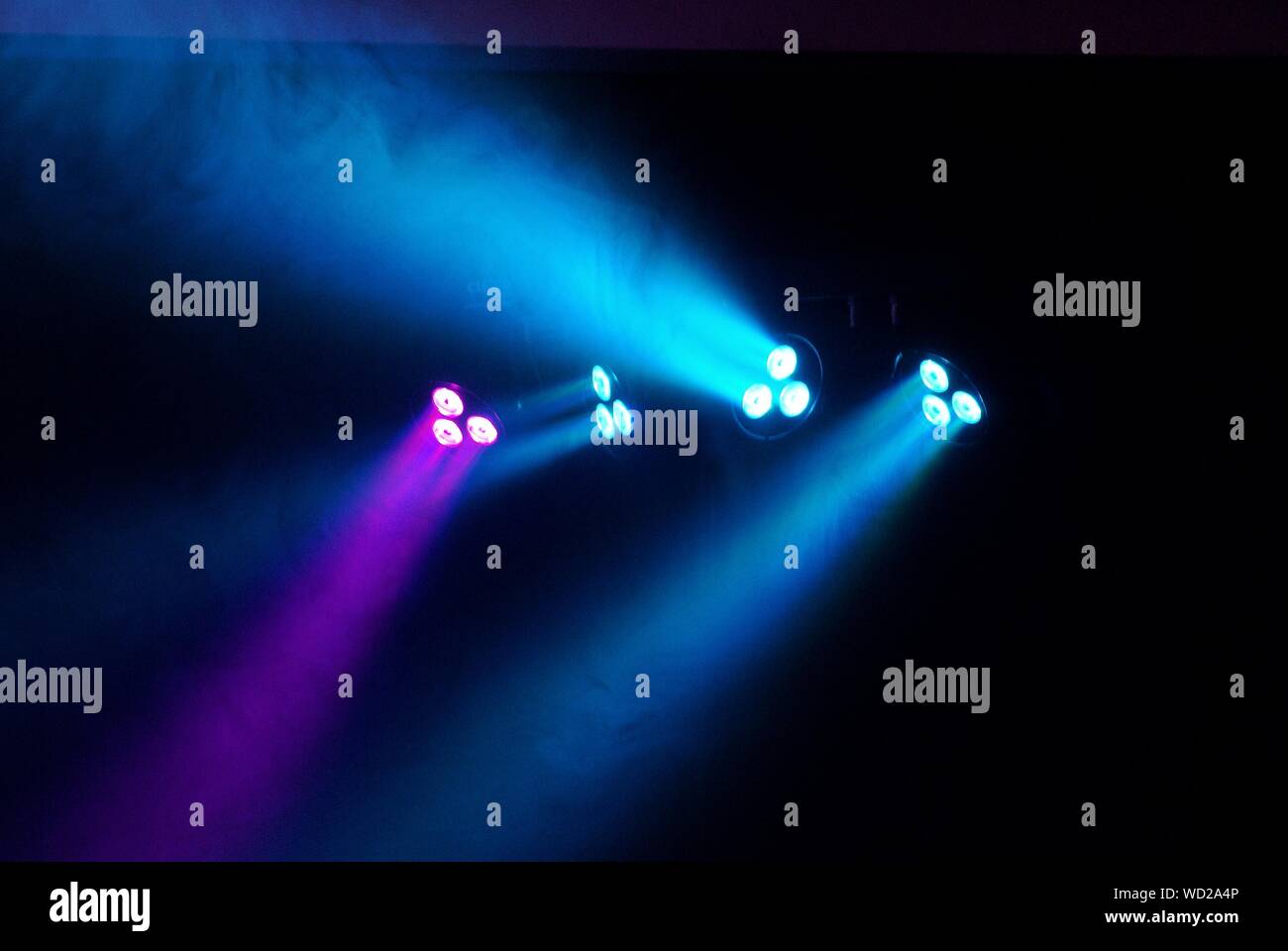 Stage lights blue hi-res stock photography and images - Alamy