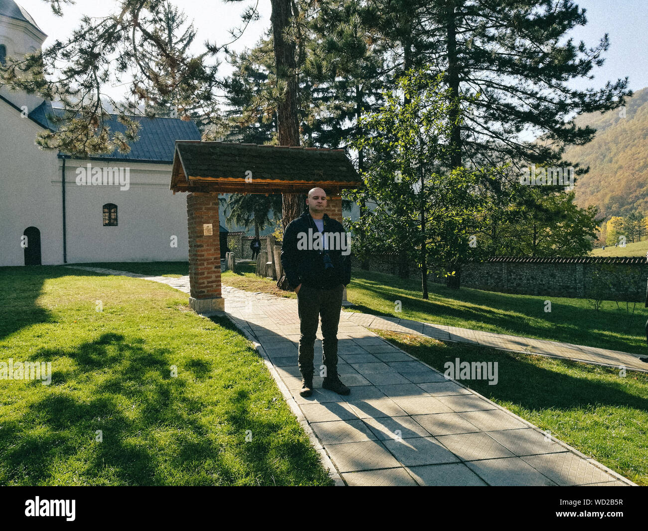 Man and camera hi-res stock photography and images - Alamy