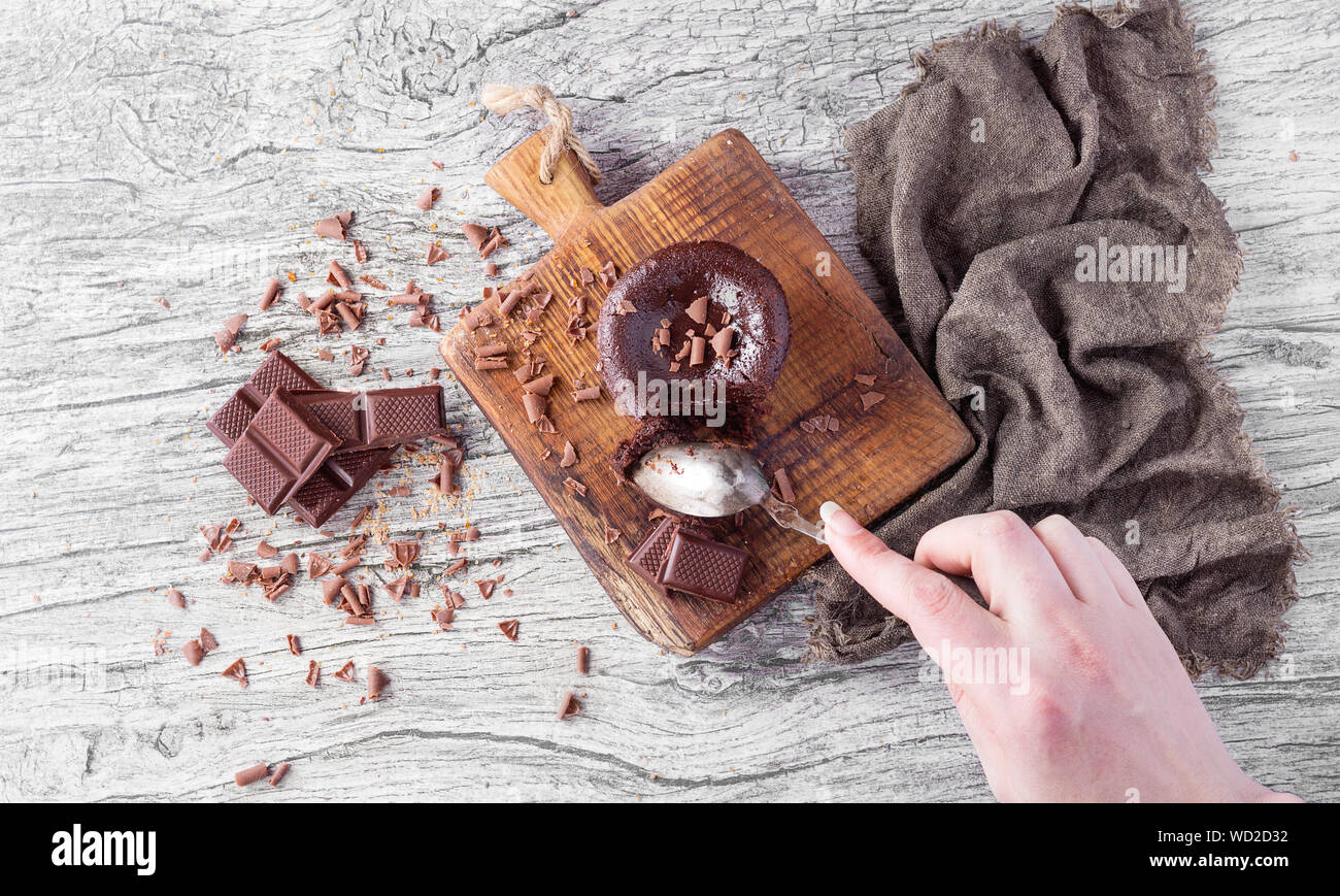 Hand chocolate bar hi-res stock photography and images - Alamy