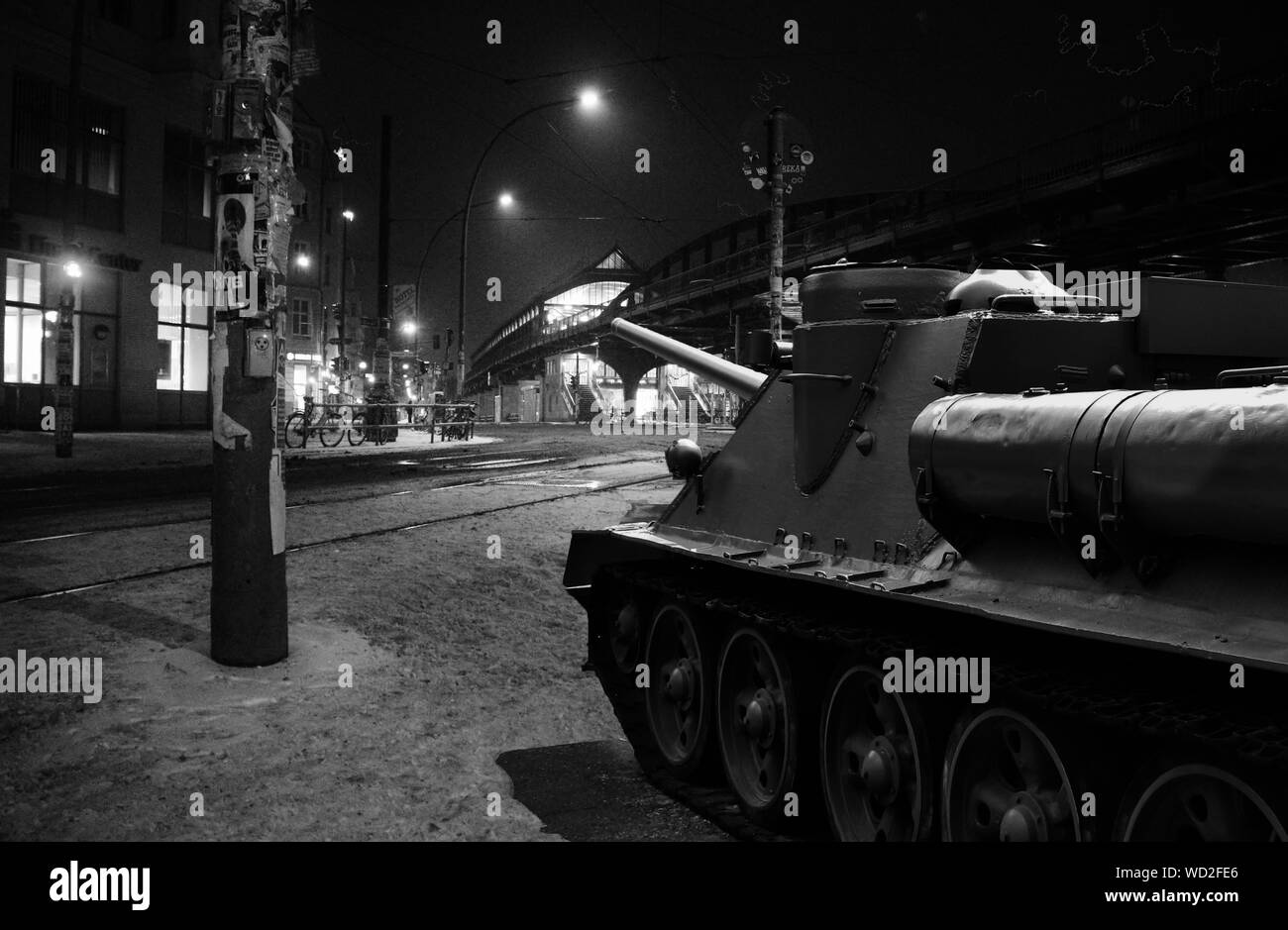 Tank military street hi-res stock photography and images - Alamy