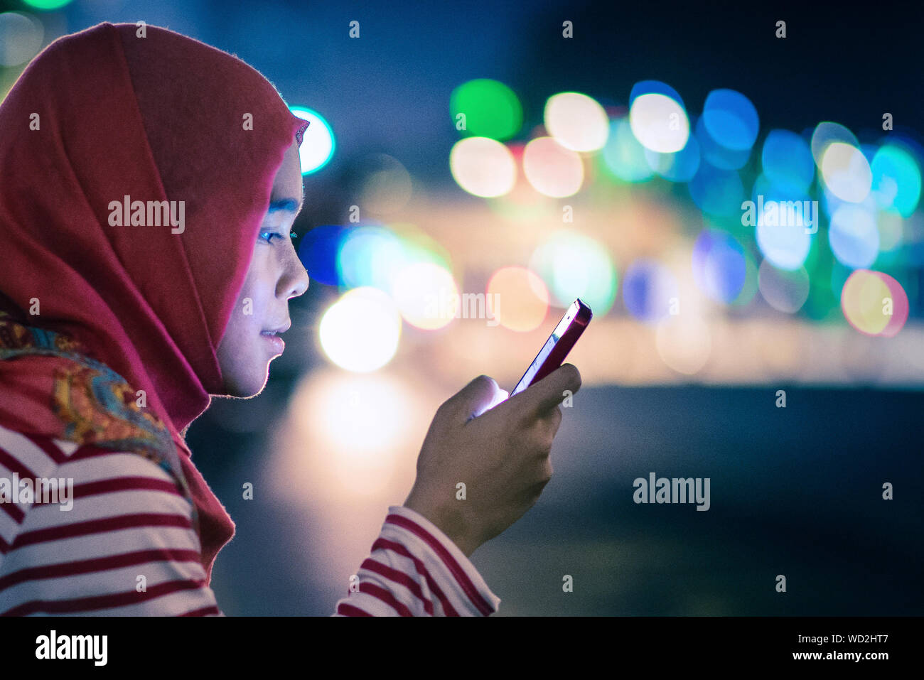 Phone profile hi-res stock photography and images - Alamy