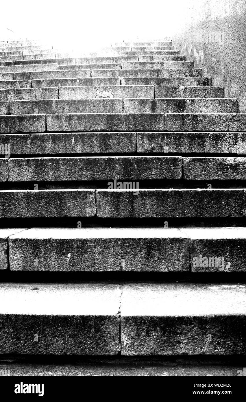 Set of stairs hi-res stock photography and images - Alamy