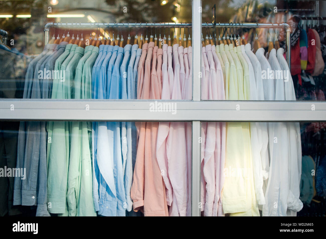 Side hanger hi-res stock photography and images - Alamy