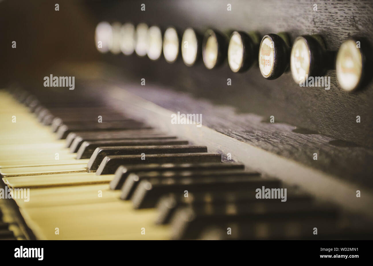 Piano side view with keys hi-res stock photography and images - Alamy
