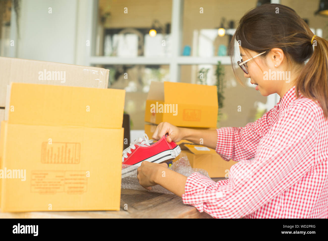 Shoe removing hi-res stock photography and images - Alamy