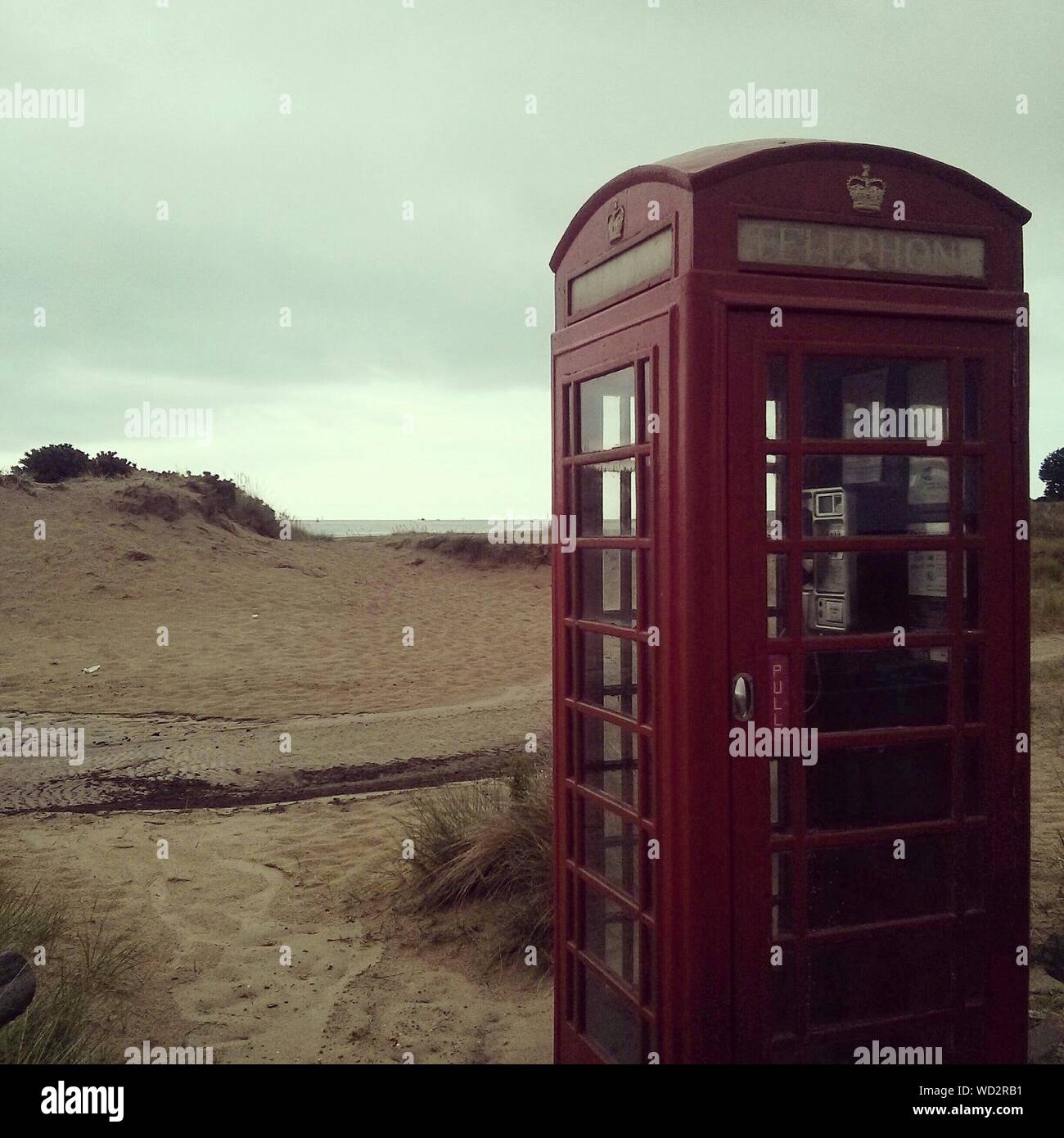Public phone booth hi-res stock photography and images - Alamy