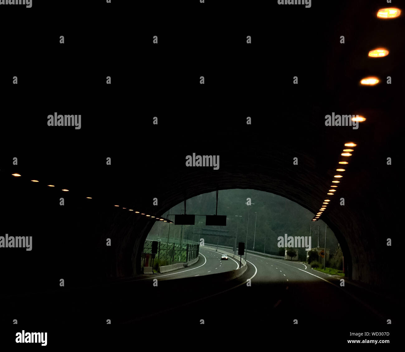Lights in road tunnel hi-res stock photography and images - Alamy