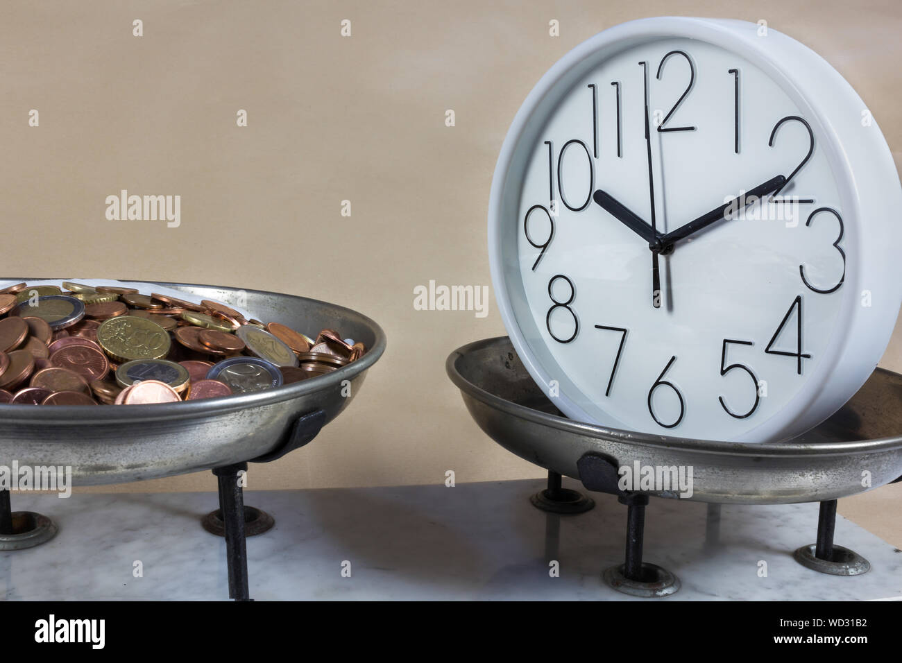 Mass clock hi-res stock photography and images - Alamy