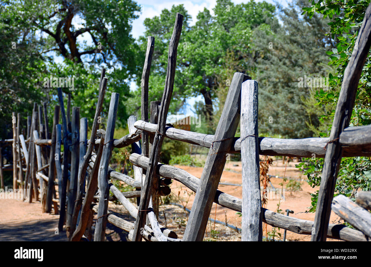 Rural Heritage Farm Garden Fence Stock Photo - Alamy