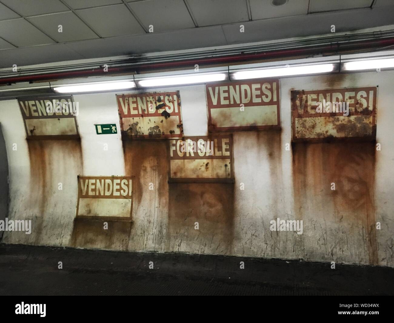 Faded signboard hi-res stock photography and images - Alamy