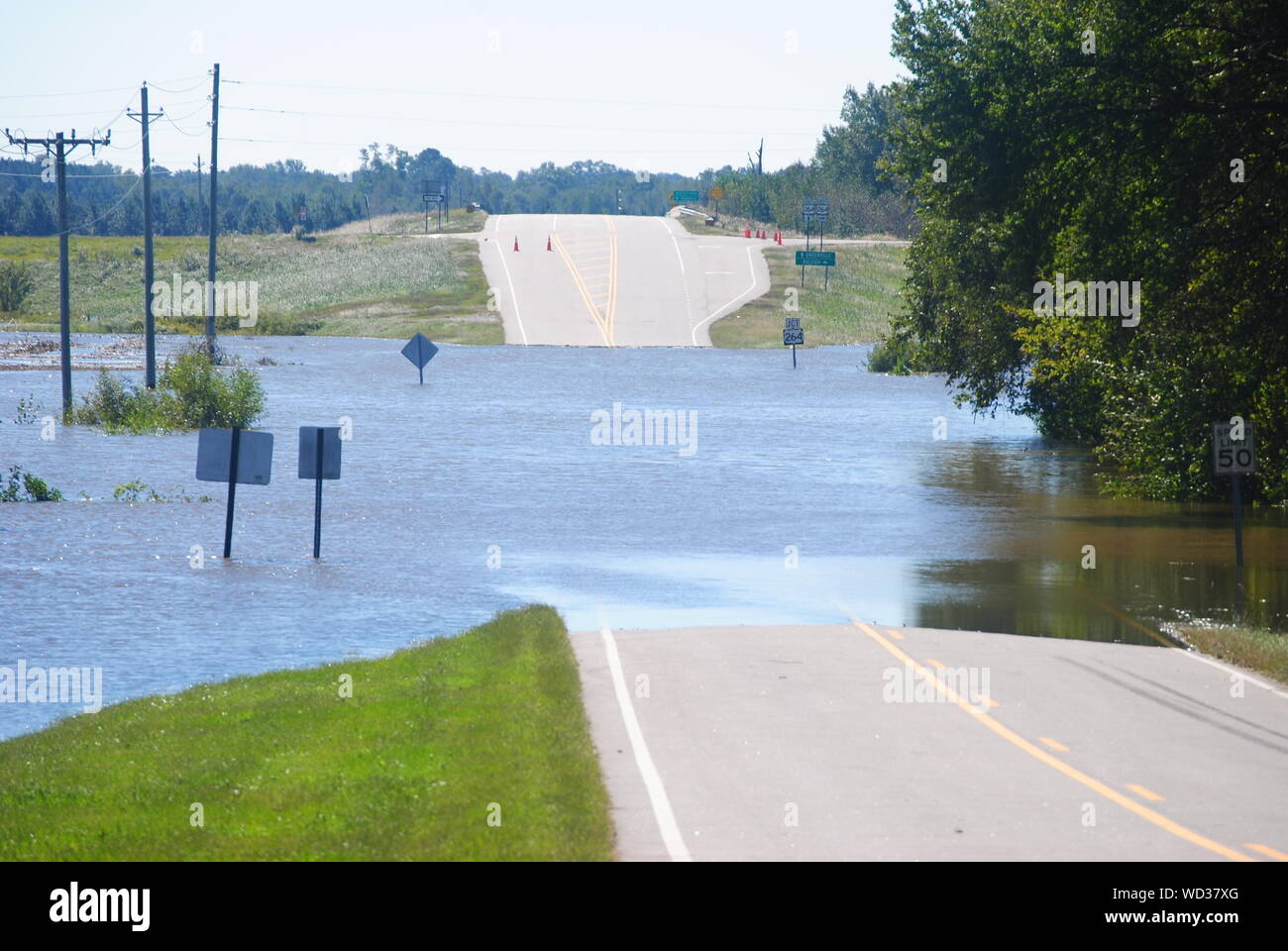 Flood on road hi-res stock photography and images - Alamy