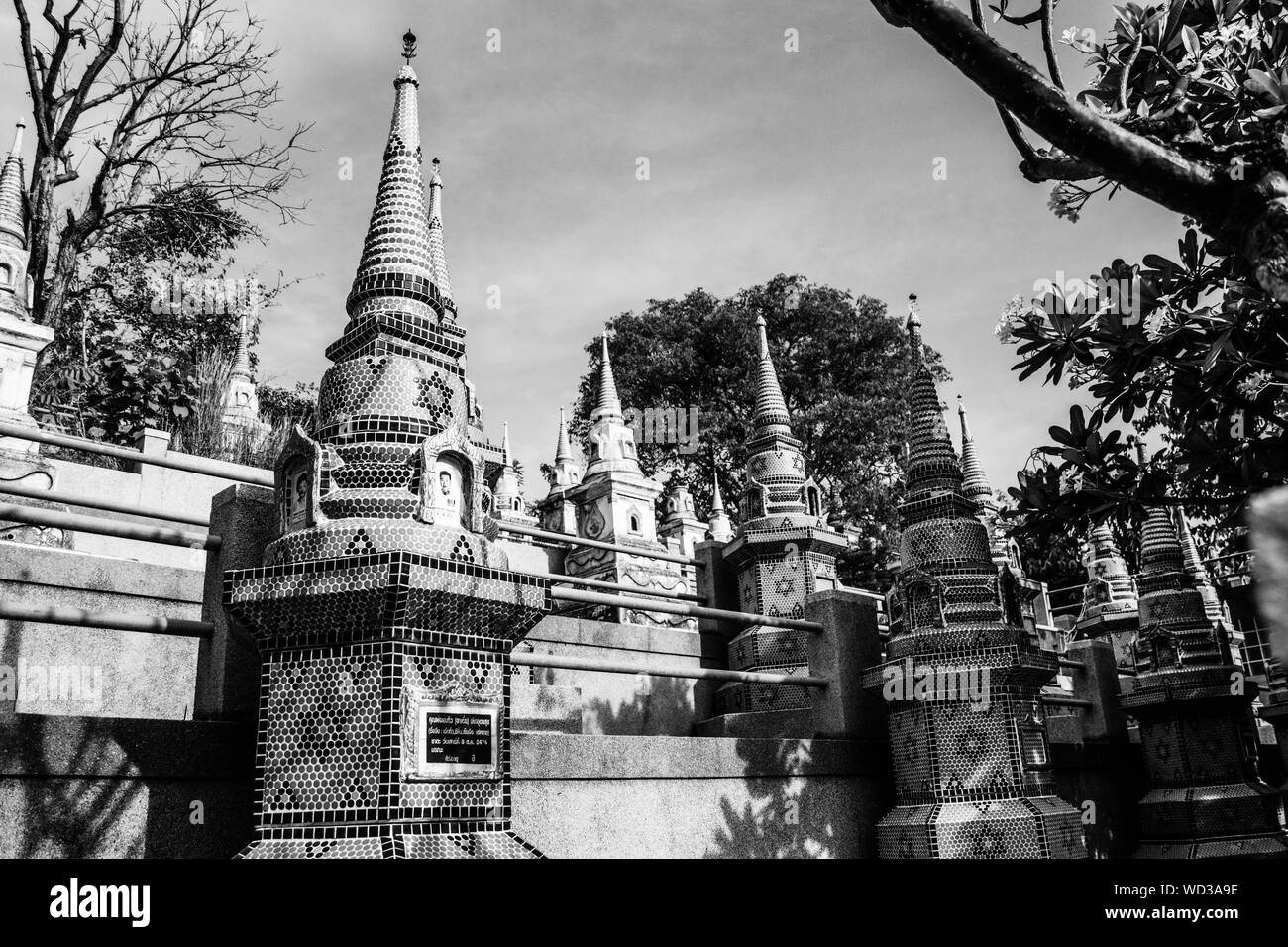 Temple cemetery hi-res stock photography and images - Alamy