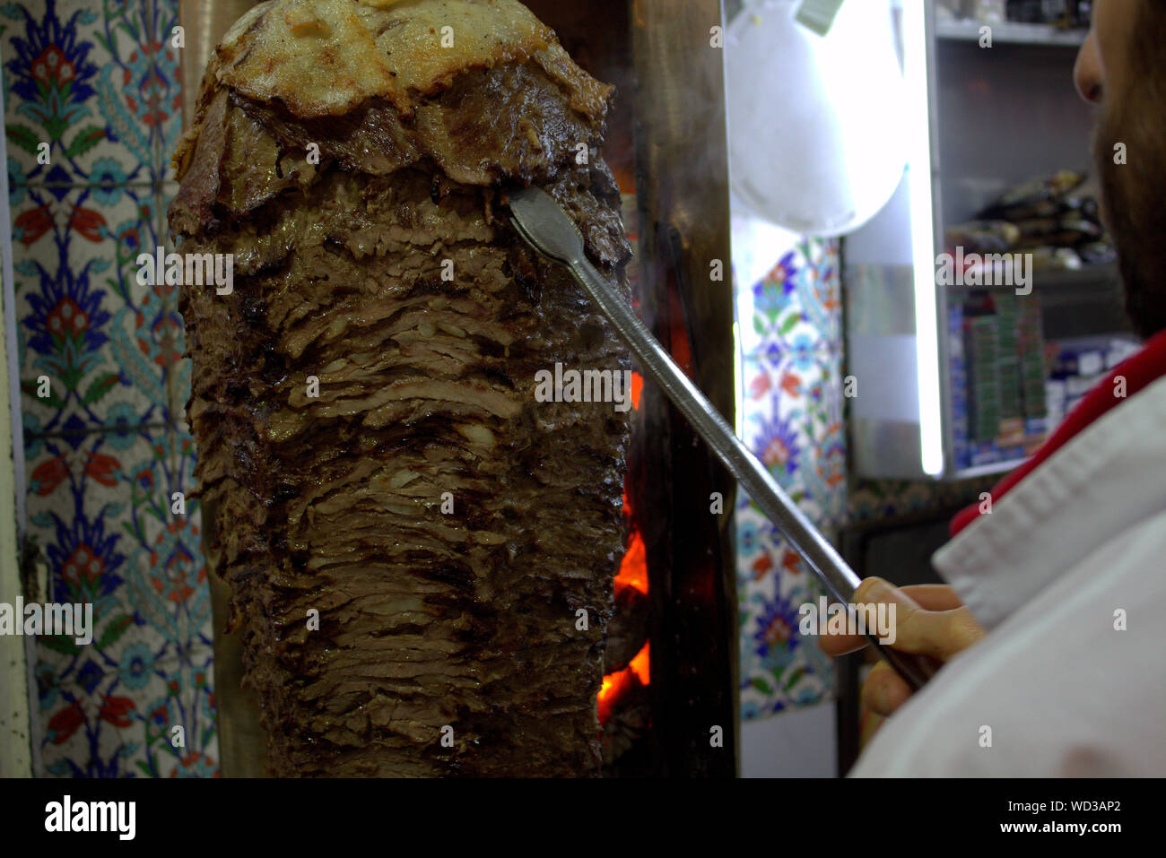Cutting shawarma hi-res stock photography and images - Alamy