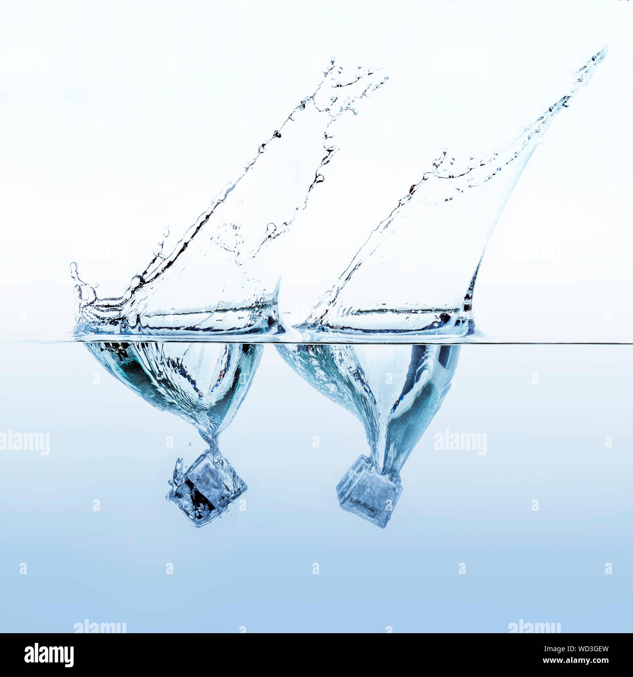 Ice over water hi-res stock photography and images - Alamy