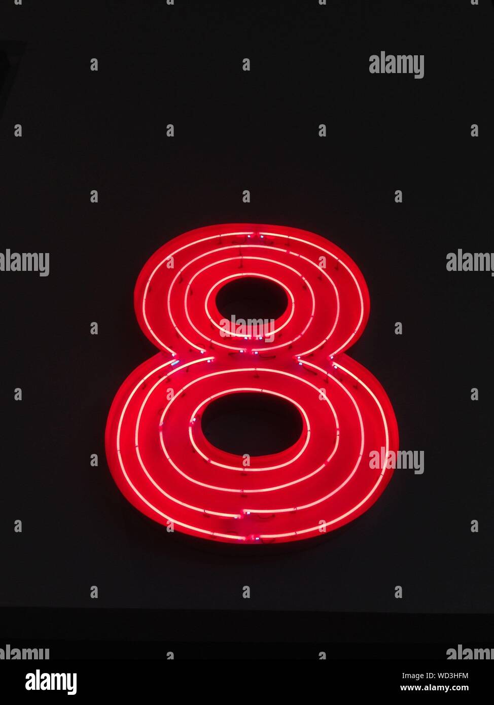 Figure eight hi-res stock photography and images - Alamy