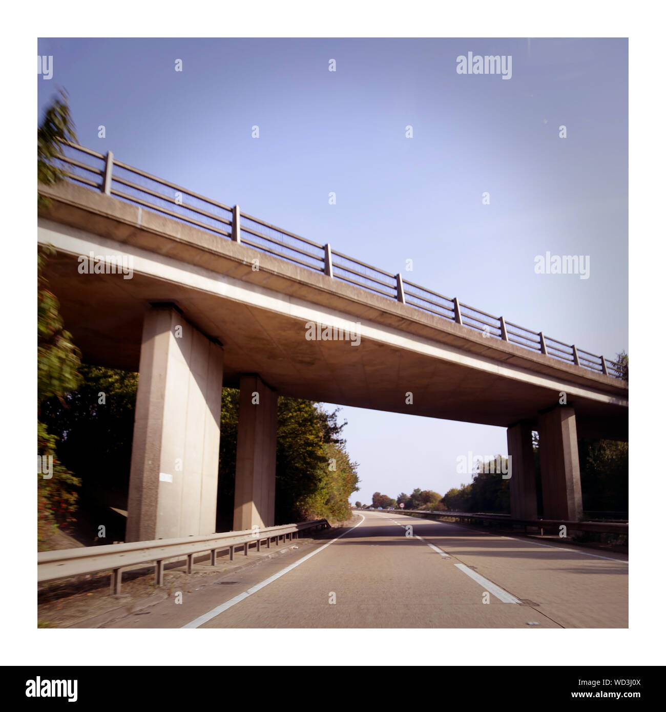 Low bridge over road hi-res stock photography and images - Alamy