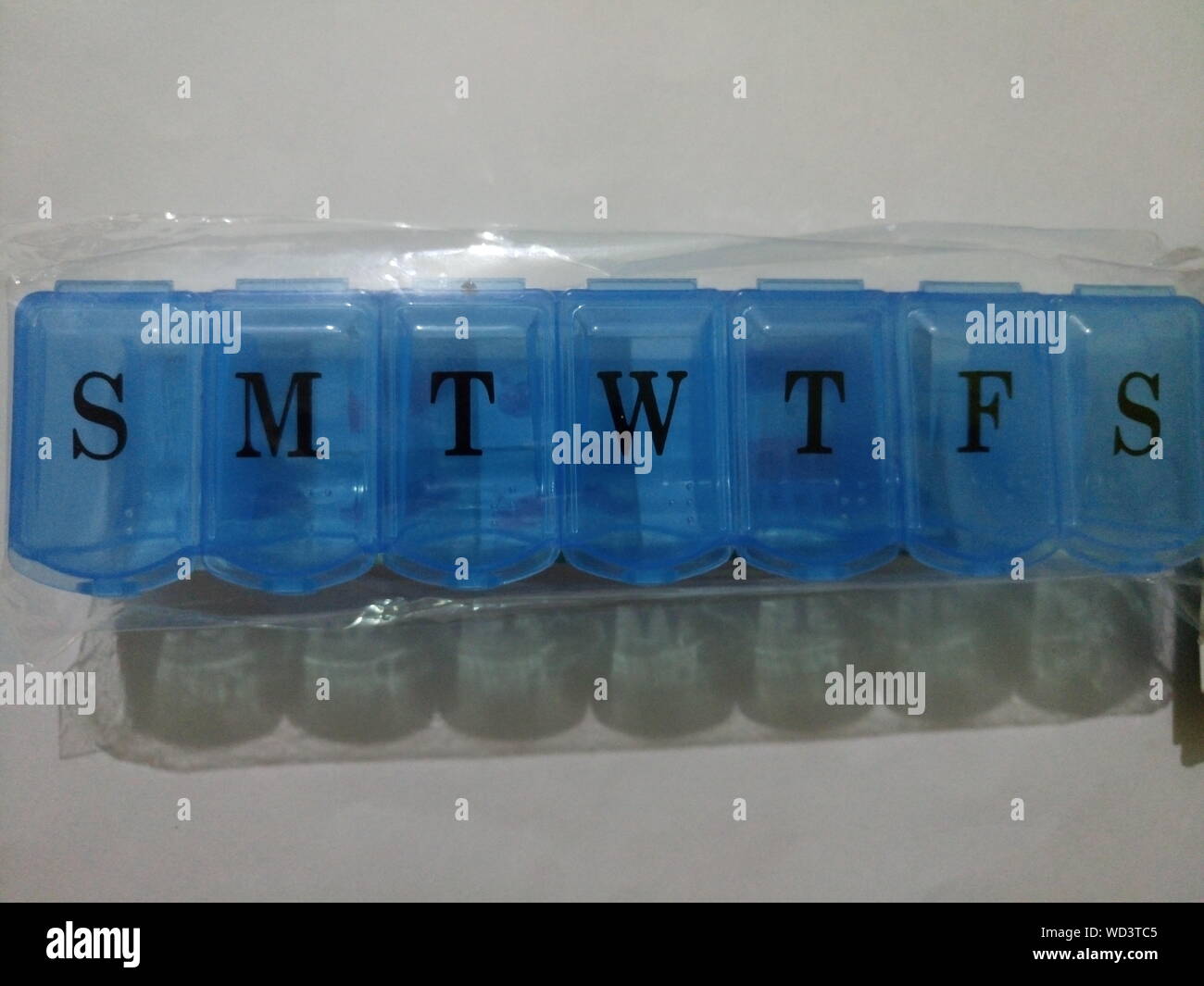 Plastic crate table hi-res stock photography and images - Alamy