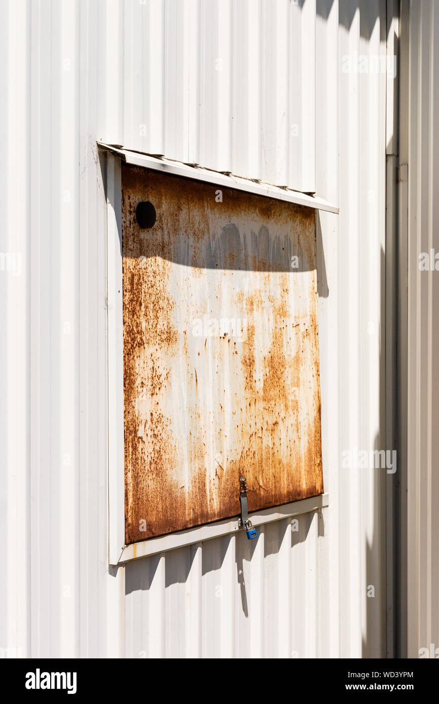 Large corrugated metal wall hi-res stock photography and images - Alamy