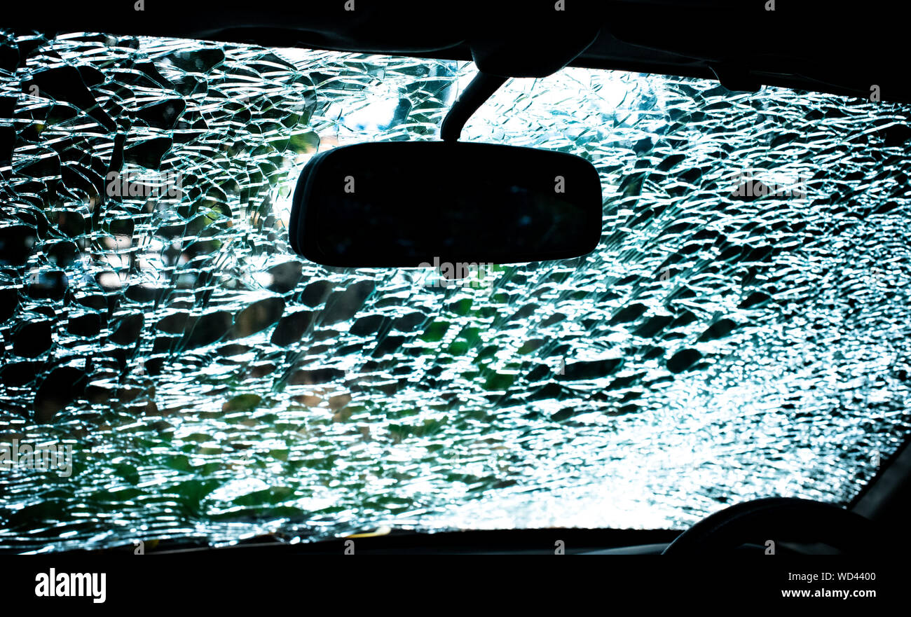 Broken car windshield hi-res stock photography and images - Alamy Broken car windshield hi-res stock photography and images - Alamy