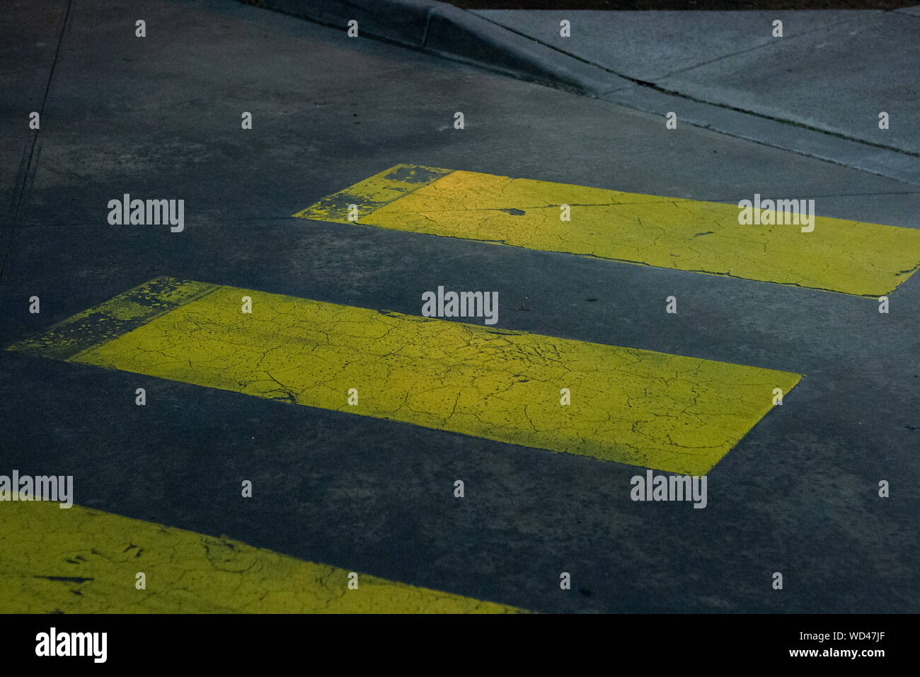 Yellow safety markings hi-res stock photography and images - Alamy