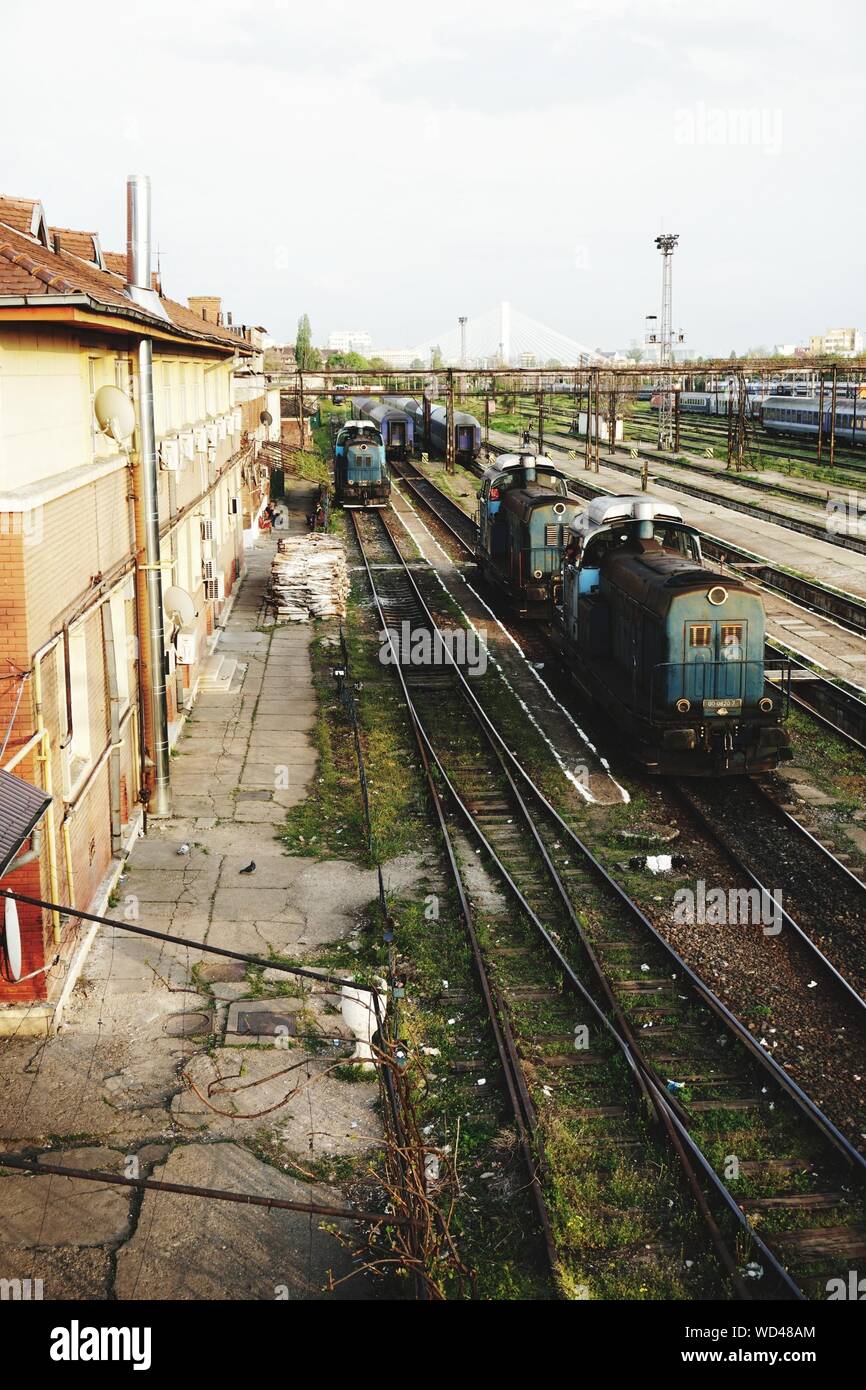 Water train tracks hi-res stock photography and images - Alamy