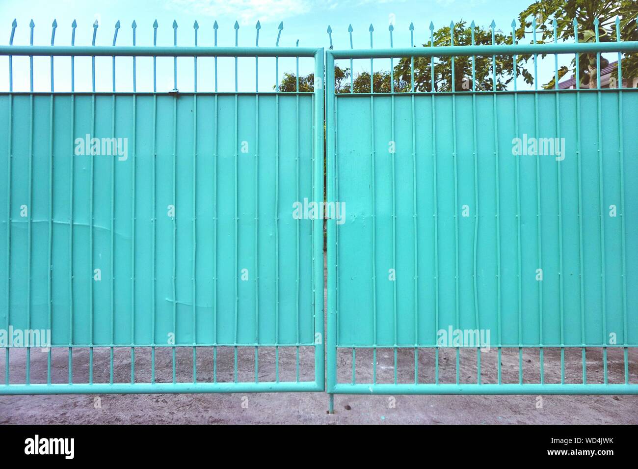 Blue gates hi-res stock photography and images - Alamy