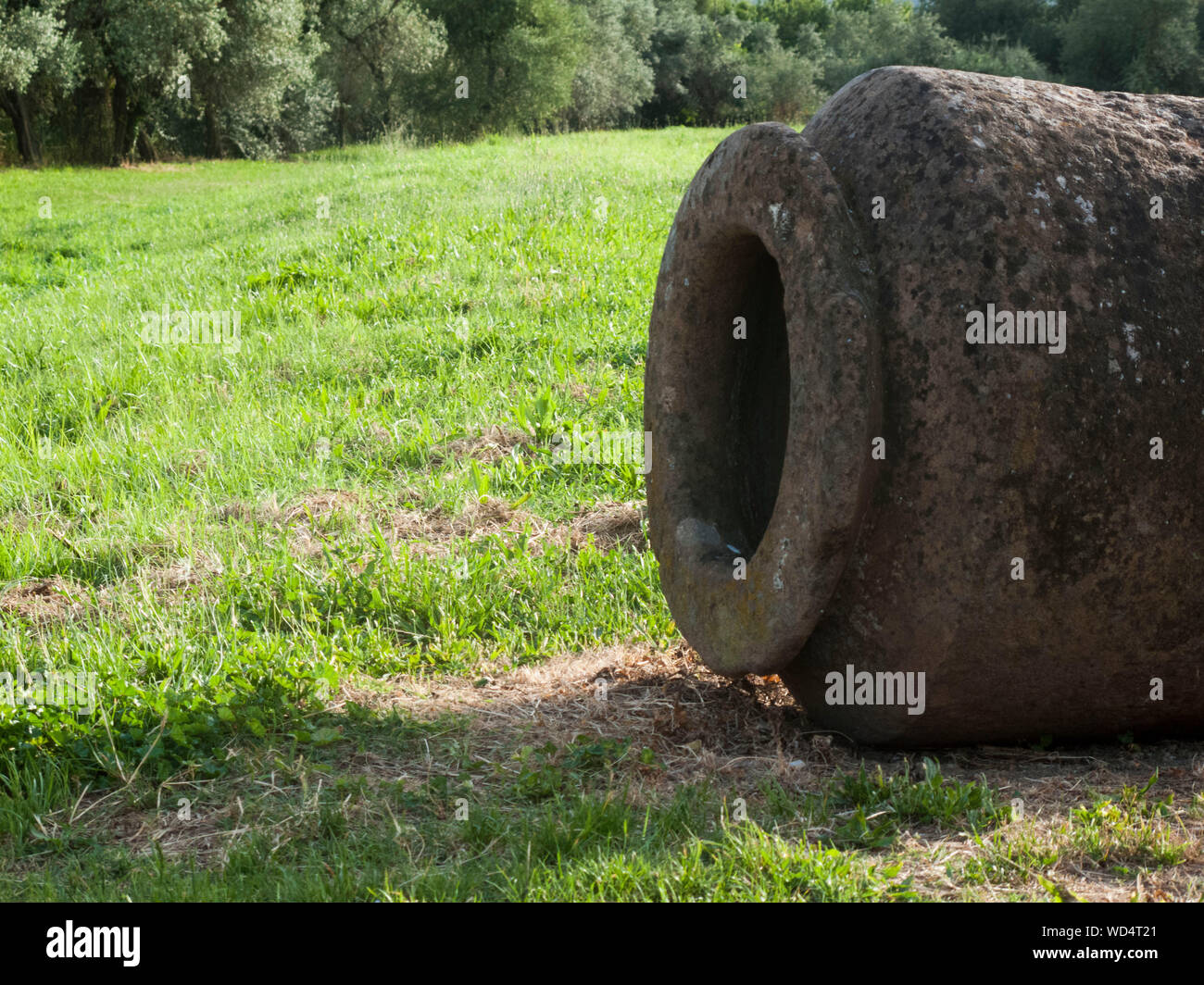 Big stone hi-res stock photography and images - Alamy