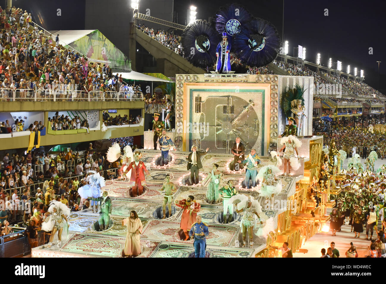 RIO DE JANEIRO, BRAZIL, MARCH, 04, 2019: Imperatriz Leopoldinense samba ...