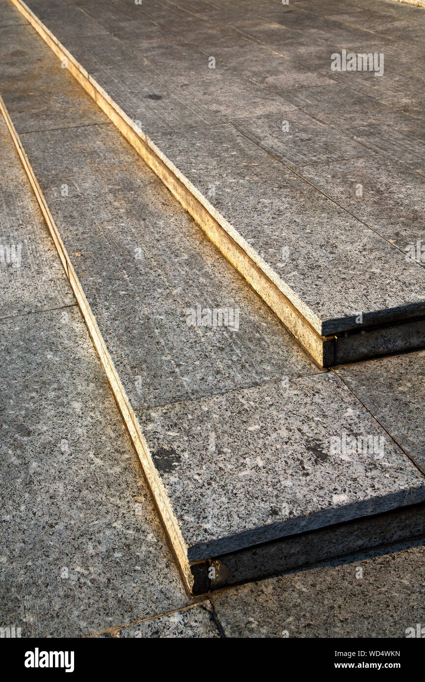 Elevated steps hi-res stock photography and images - Alamy