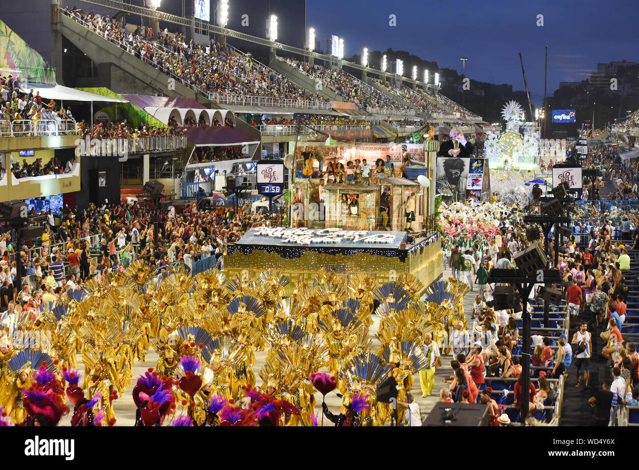 Rio carnival beach parade hi-res stock photography and images - Alamy