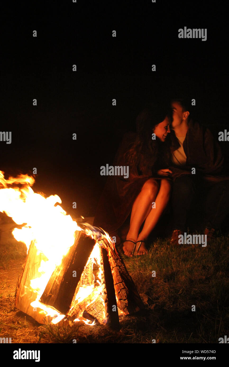 Happy bonfire hi-res stock photography and images - Alamy