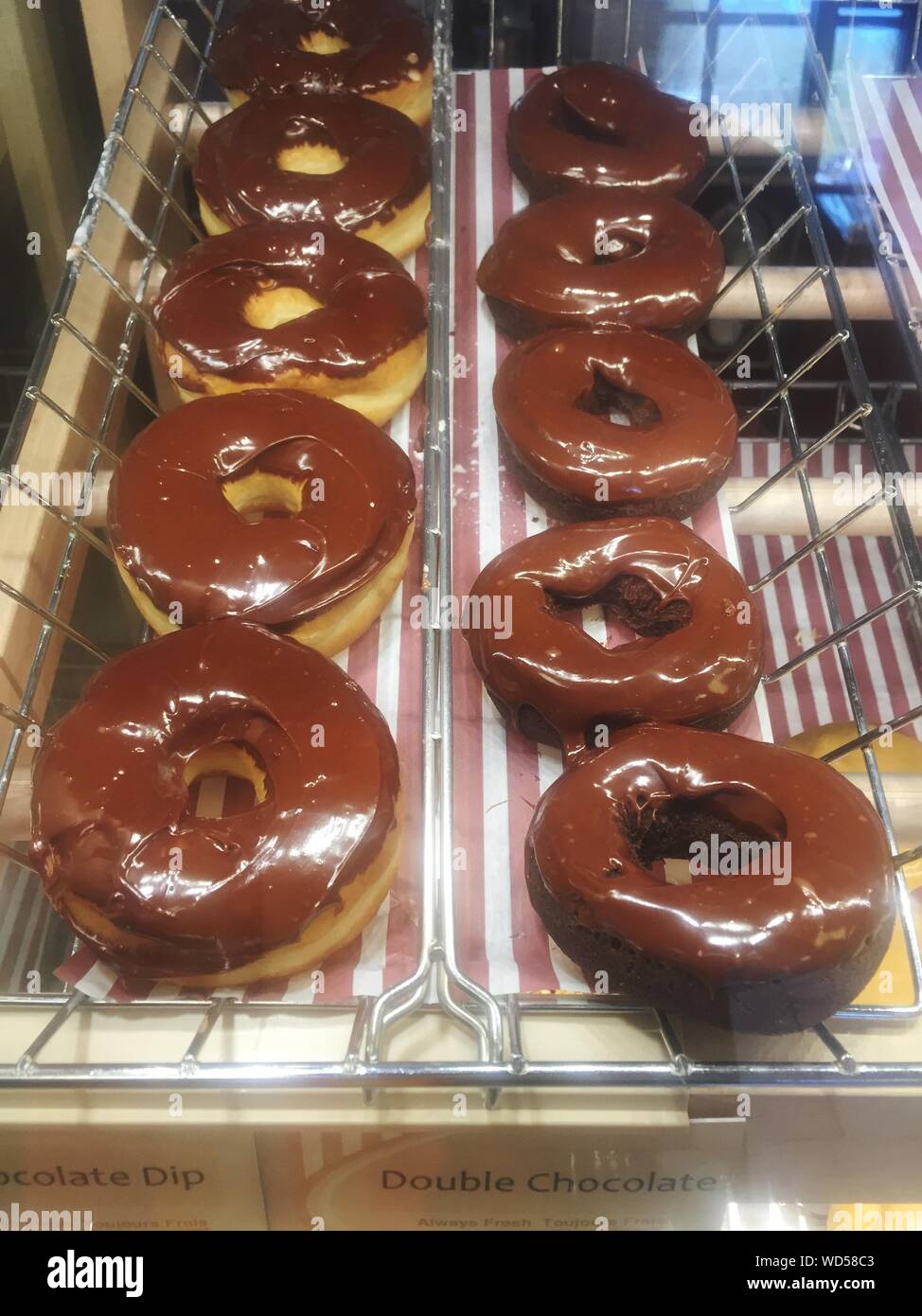 Doughnut rack hi-res stock photography and images - Alamy