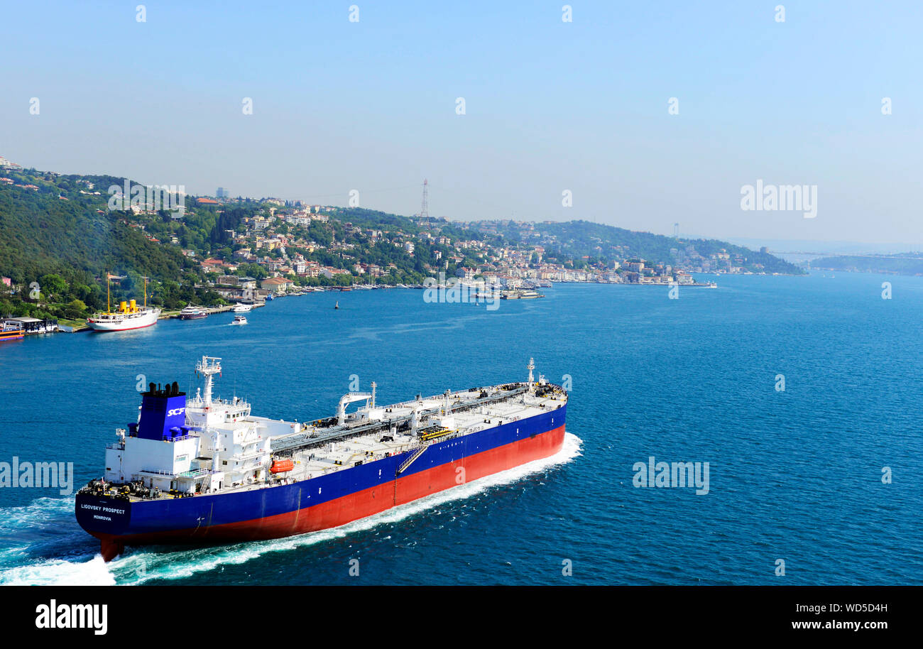 Crude oil tanker hi-res stock photography and images - Alamy