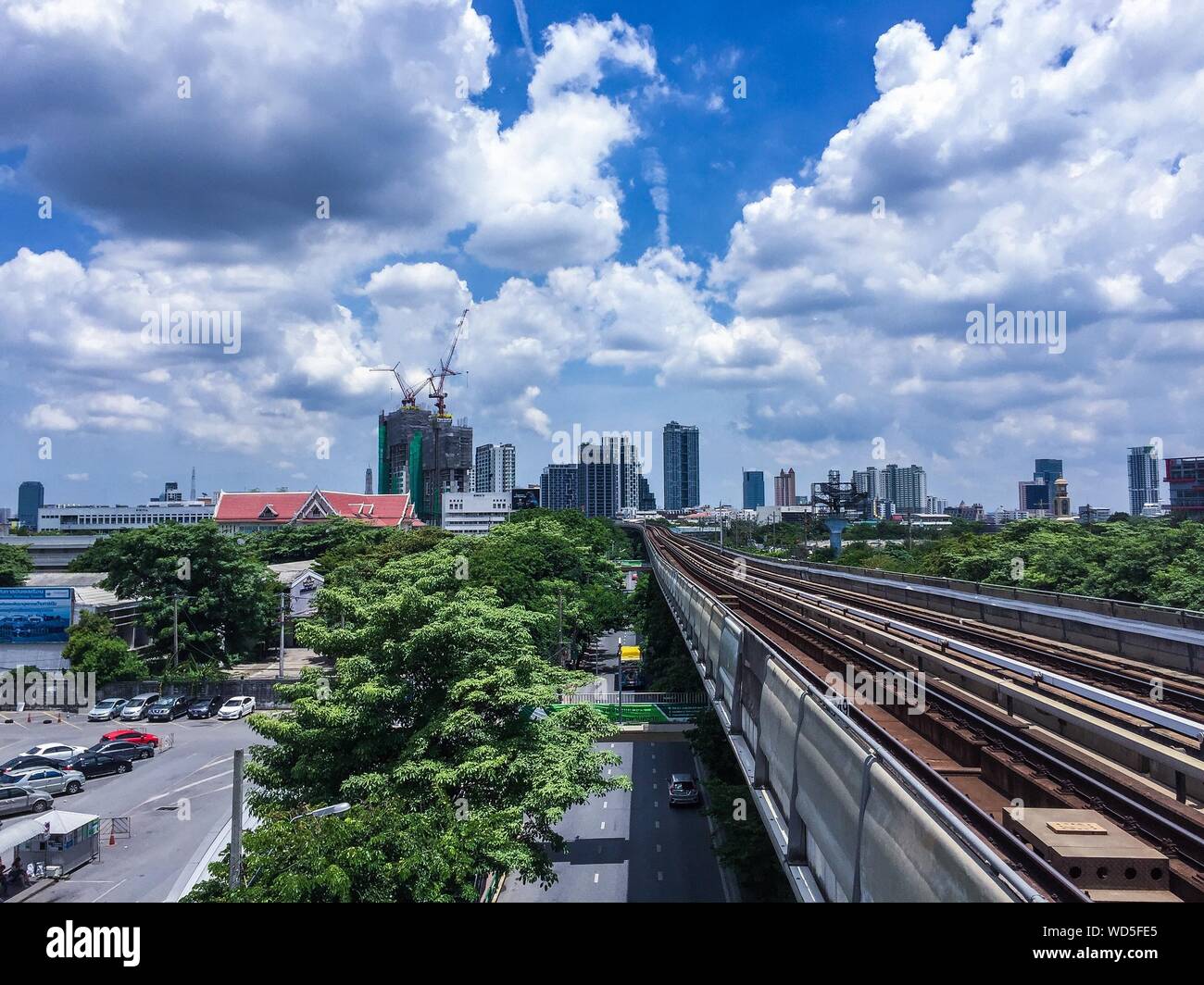 Road railroad bridge hi-res stock photography and images - Alamy