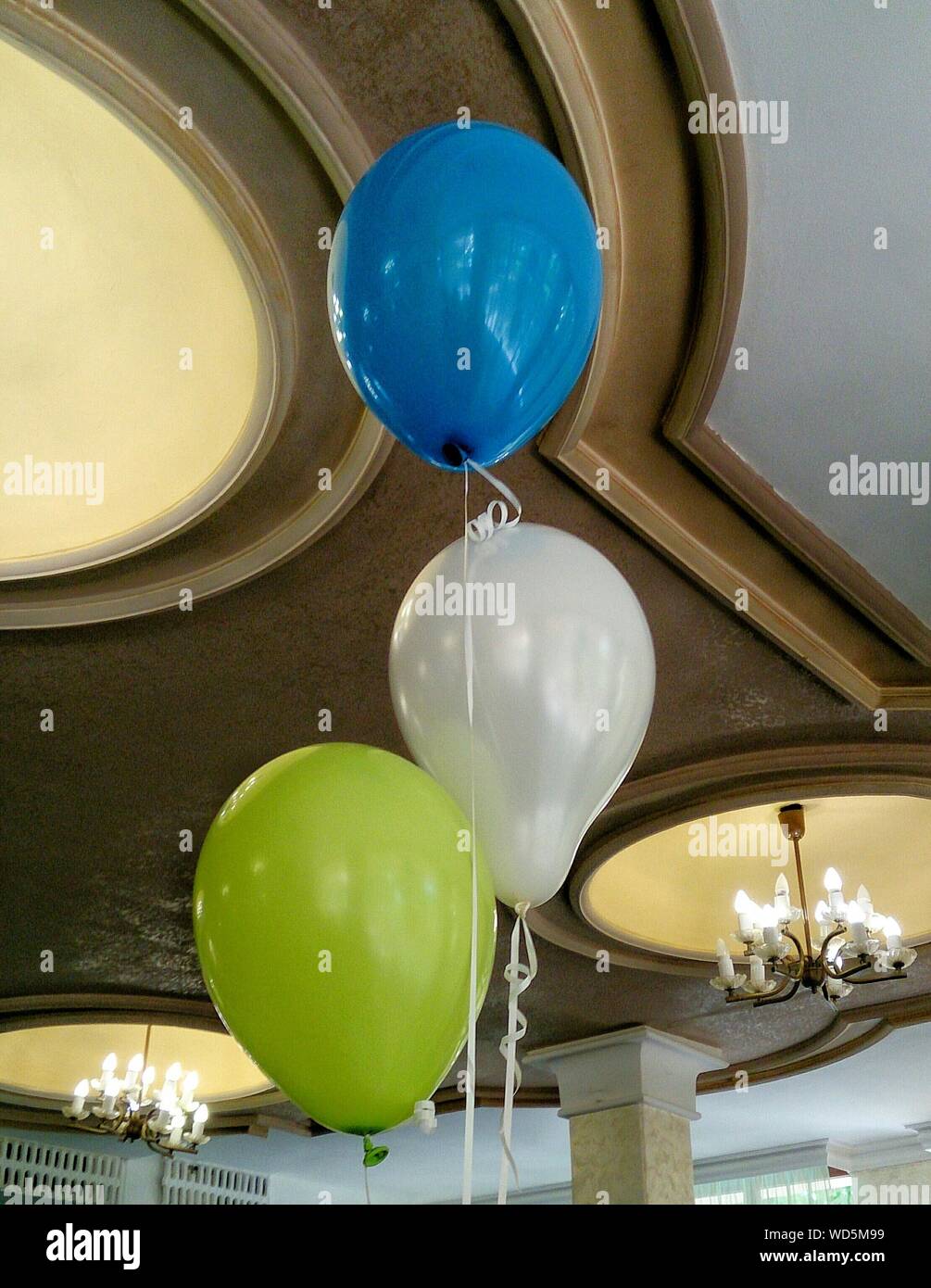 Balloons on the ceiling hi-res stock photography and images - Alamy