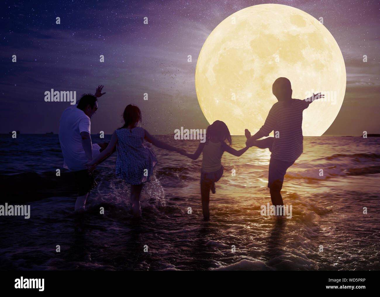 Family watching full moon hi-res stock photography and images - Alamy