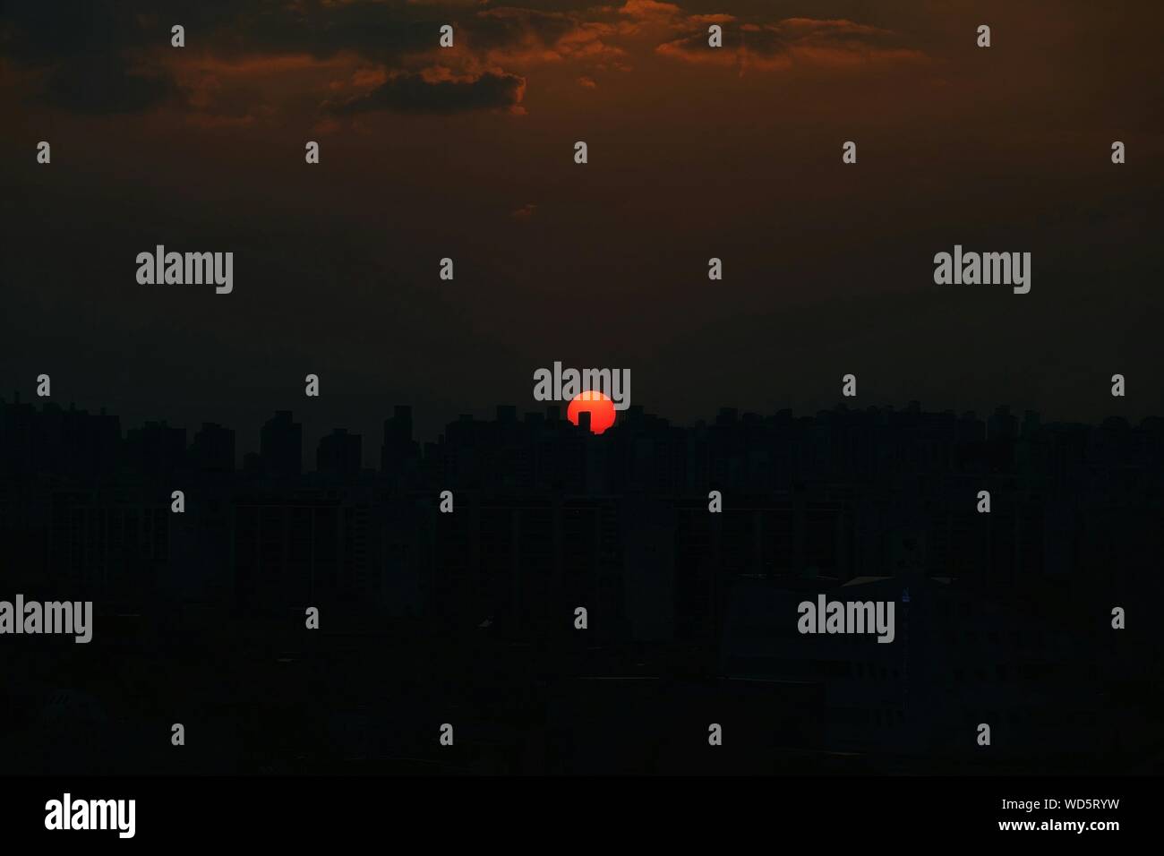 Red and orange lights hi-res stock photography and images - Alamy