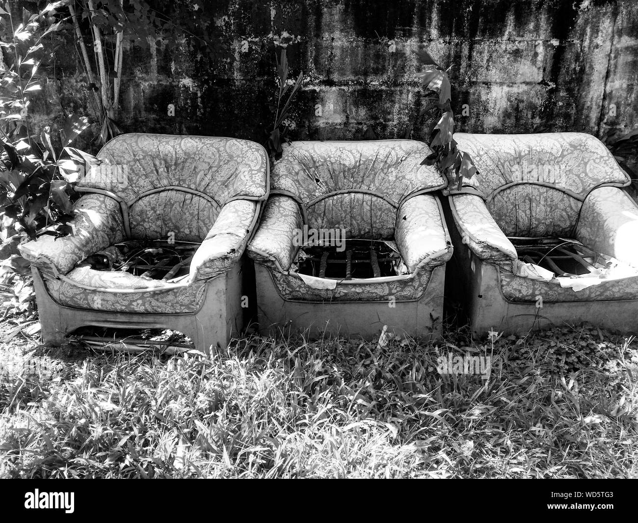 Broken Couch High Resolution Stock Photography and Images - Alamy