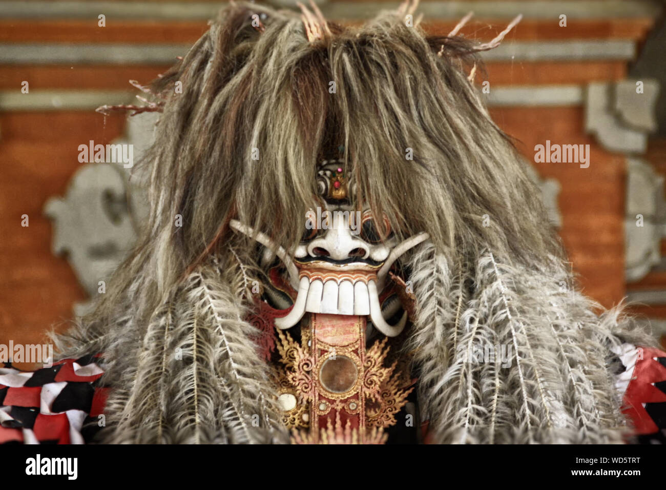 Balinese traditional mask dance hi-res stock photography and images - Alamy