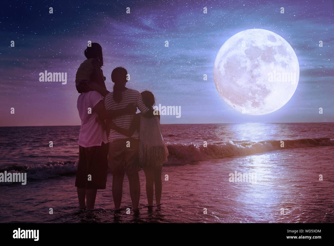 Back view girl child silhouette hi-res stock photography and images - Alamy