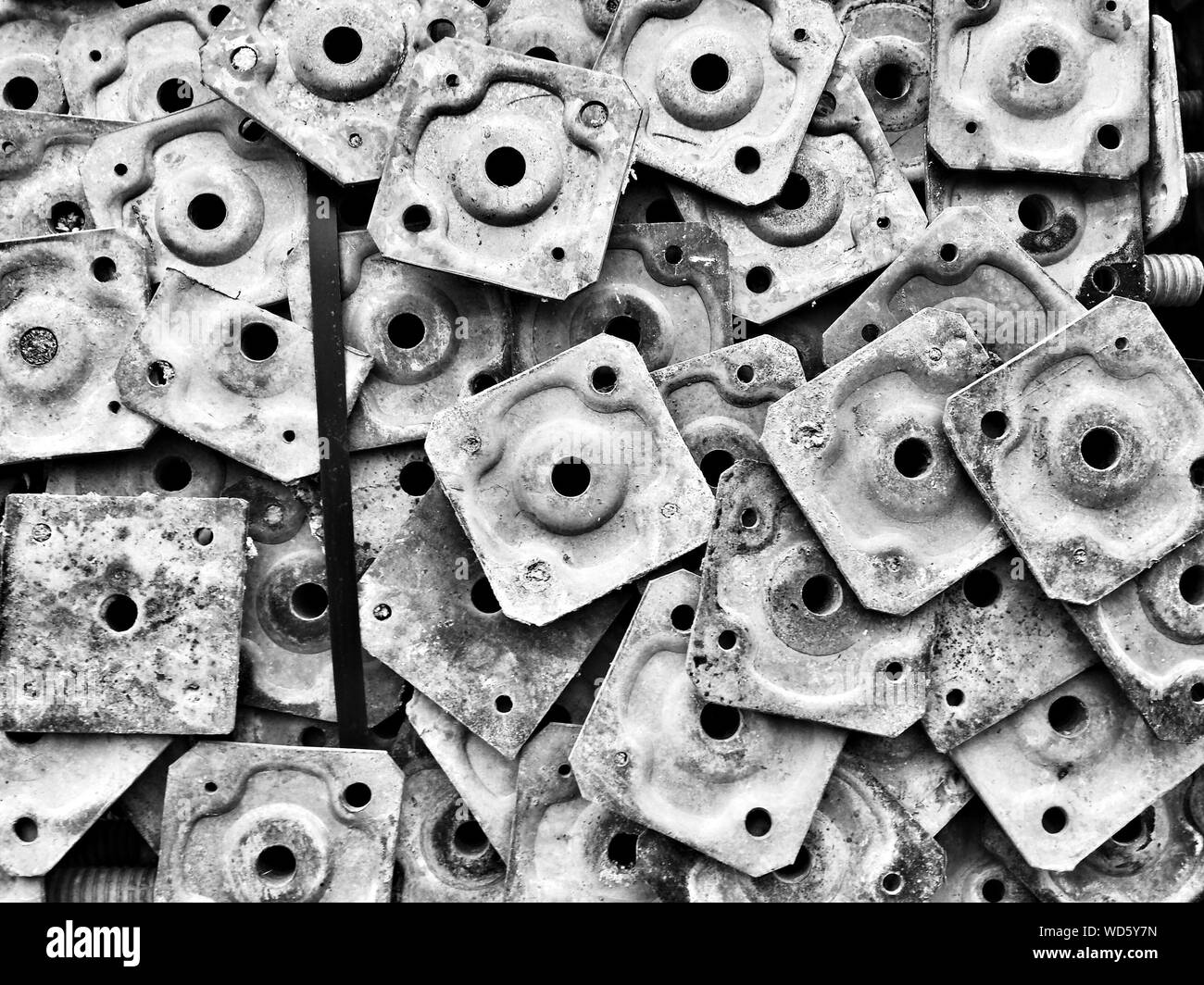 Scrap metal dump hi-res stock photography and images - Alamy