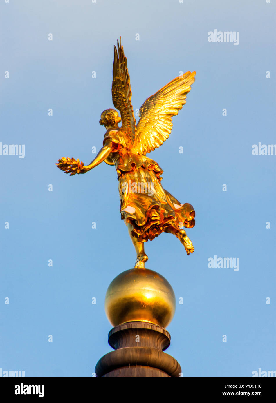 Golden Angel Statue High Resolution Stock Photography and Images - Alamy