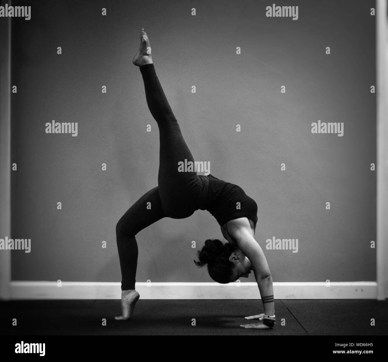 Woman cartwheel hi-res stock photography and images - Alamy