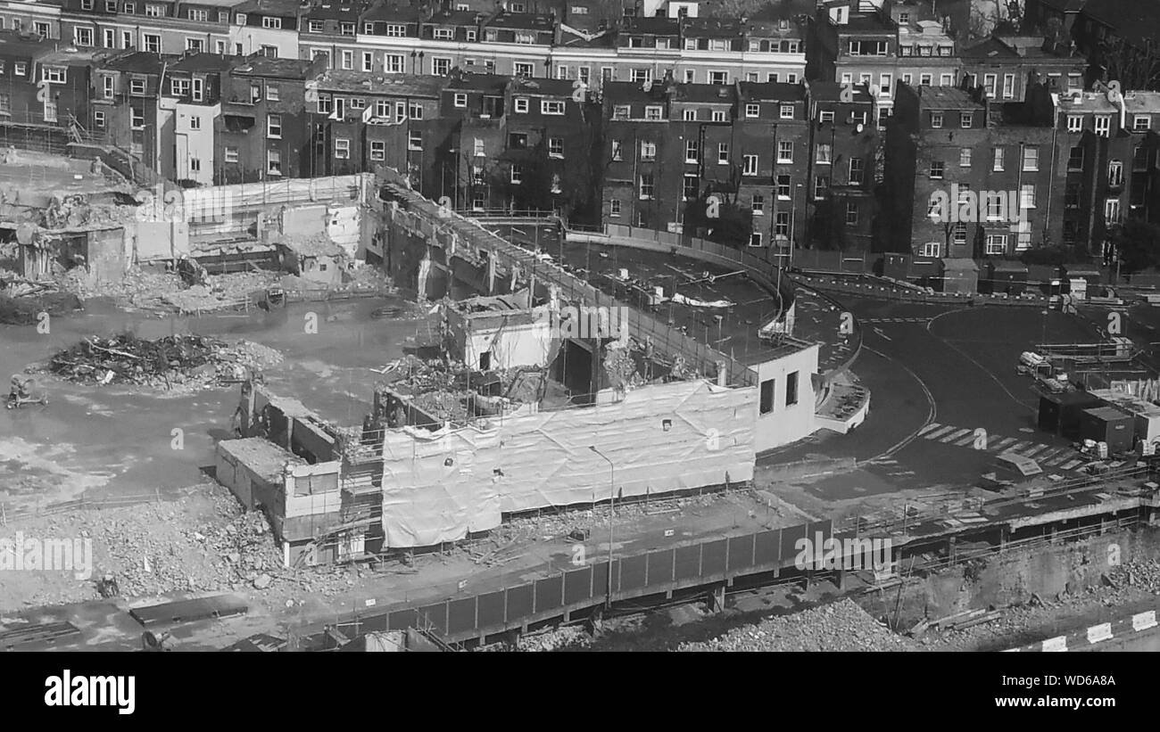 City rubble hi-res stock photography and images - Alamy