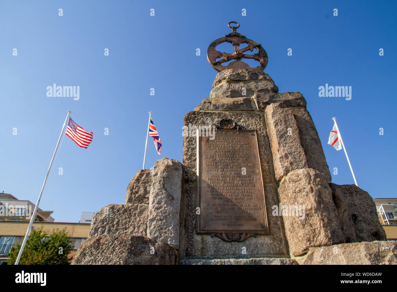 The Virginia Settlers Monument on the River Thames, East London with ...