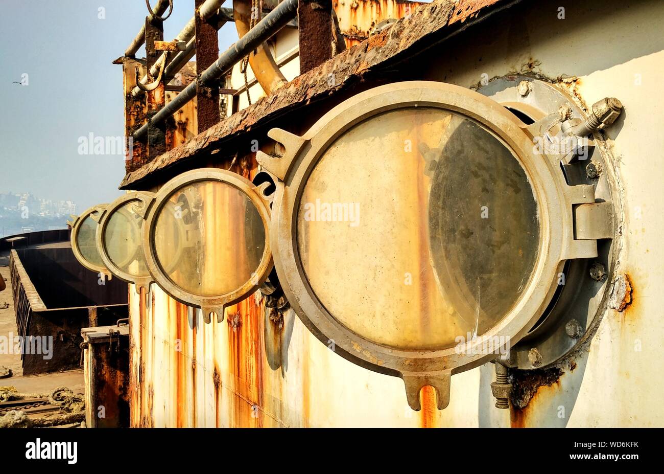 Circular windows hi-res stock photography and images - Alamy