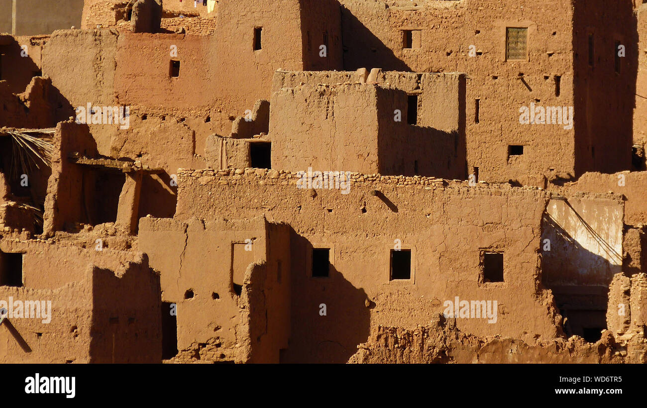 Mud Huts High Resolution Stock Photography and Images - Alamy