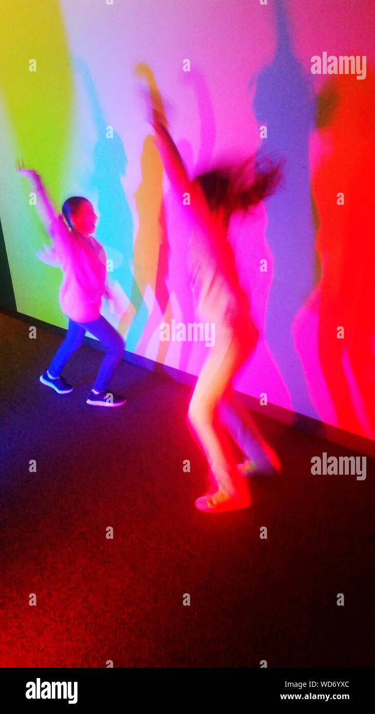 Two girls dancing house party hi-res stock photography and images - Alamy