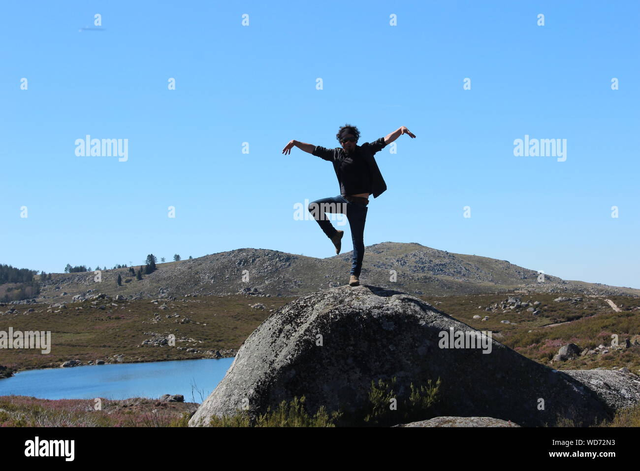 One leg only hi-res stock photography and images - Alamy