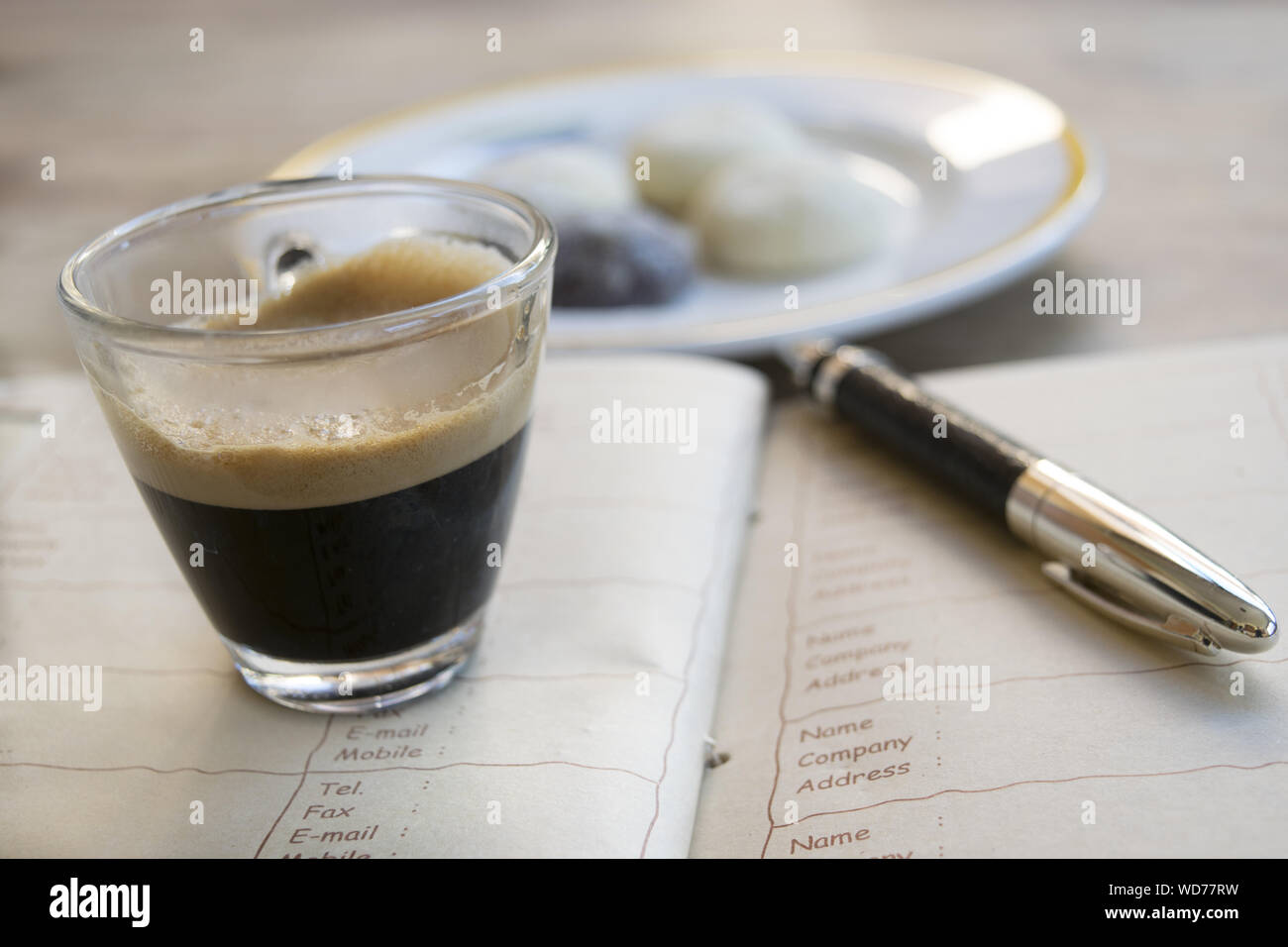 Open book pen coffee cup hi-res stock photography and images - Alamy